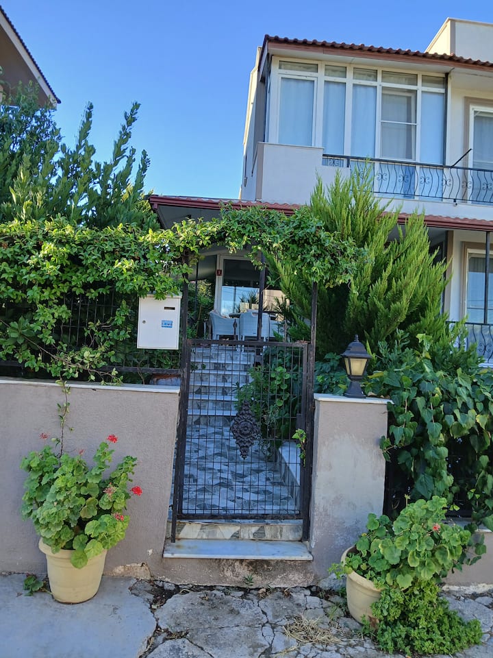 Müstakil Bahçeli Dubleks Konut - Ayvalık