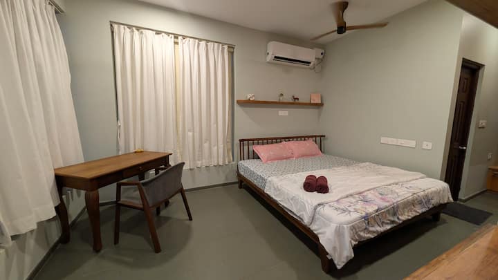 4br Modern Estate 360° Therapy Shower & Pvt Cinema - Bengaluru