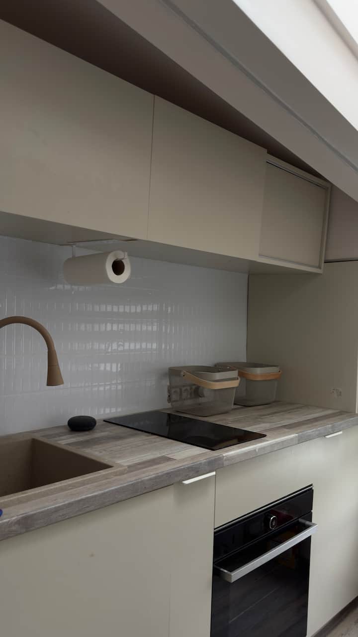 Smutny Beżowy Apartament - Łódź