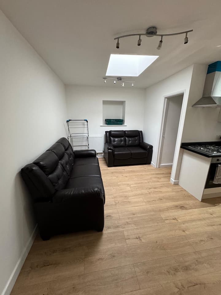 Bright & Cosy City Flat -