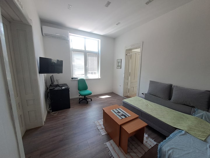 Midway Apartments - Large, Roomy, Premium Location - Skopje