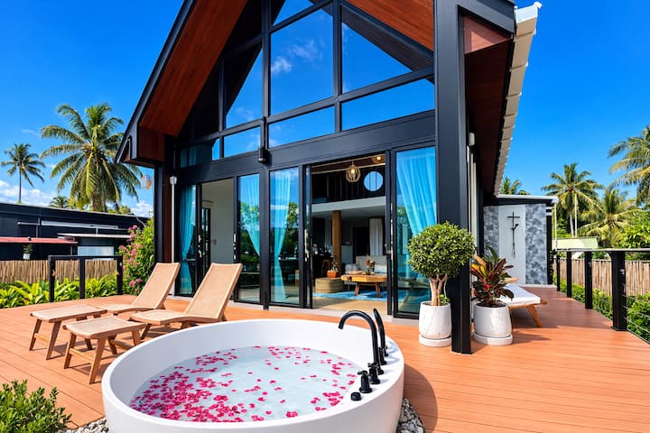 Goldenhour Villa- Sea View & Jacuzzi Sunsets - Thailand