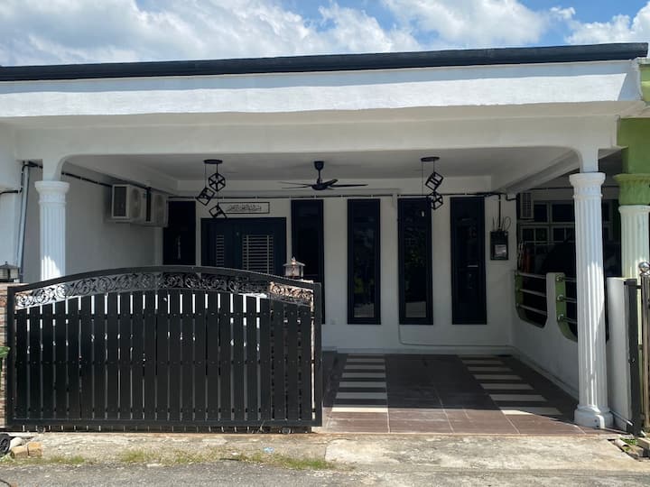 Ema Homestay - Temerloh