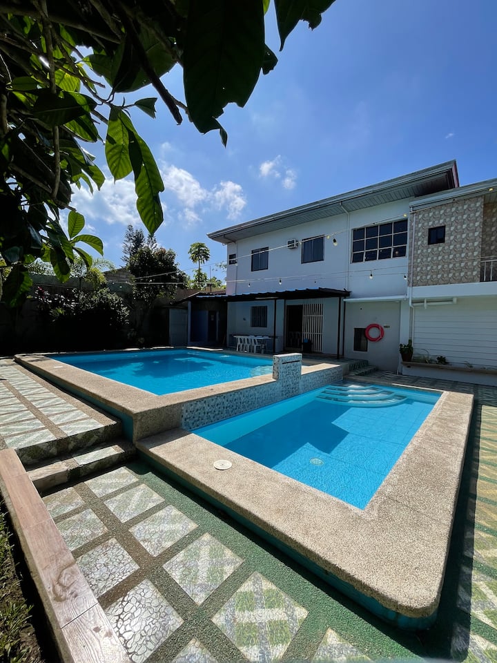 Norwil Manor Tagaytay (15pax) - Tagaytay
