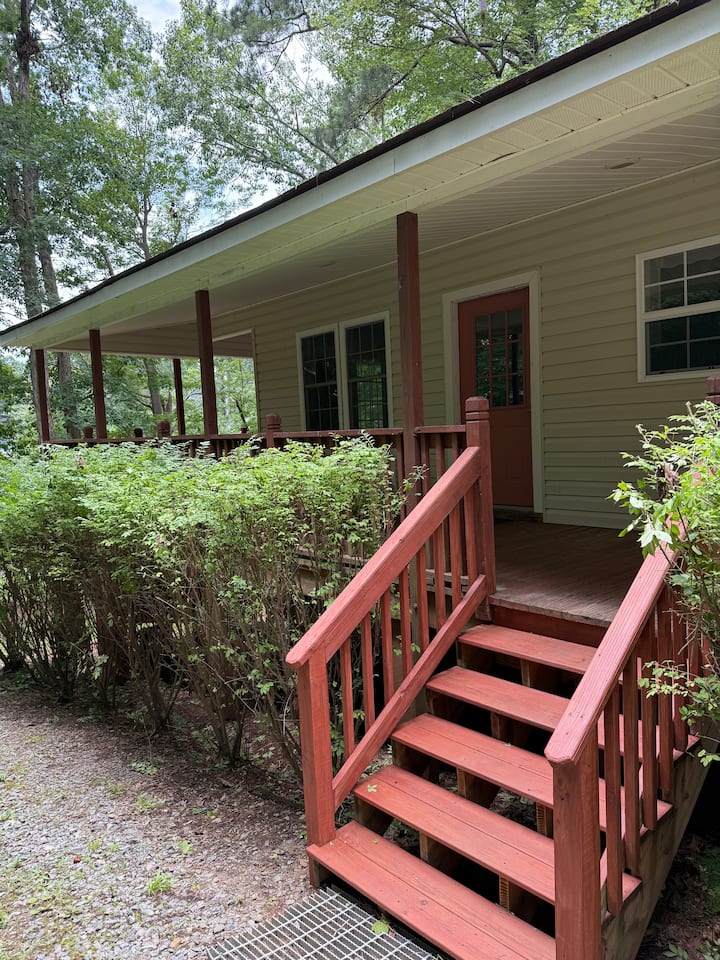 A Cozy Lake Gaston Getaway! - Lake House, Gasburg