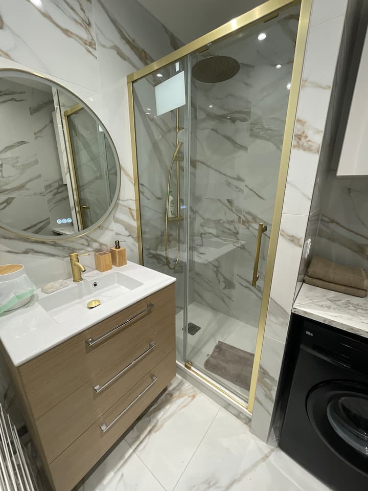 Grand Studio Proche De La Gare - Nizza