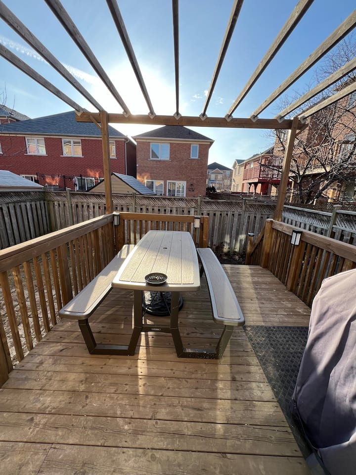 4-bedroom Home! Sleeps 10 People - Vaughan
