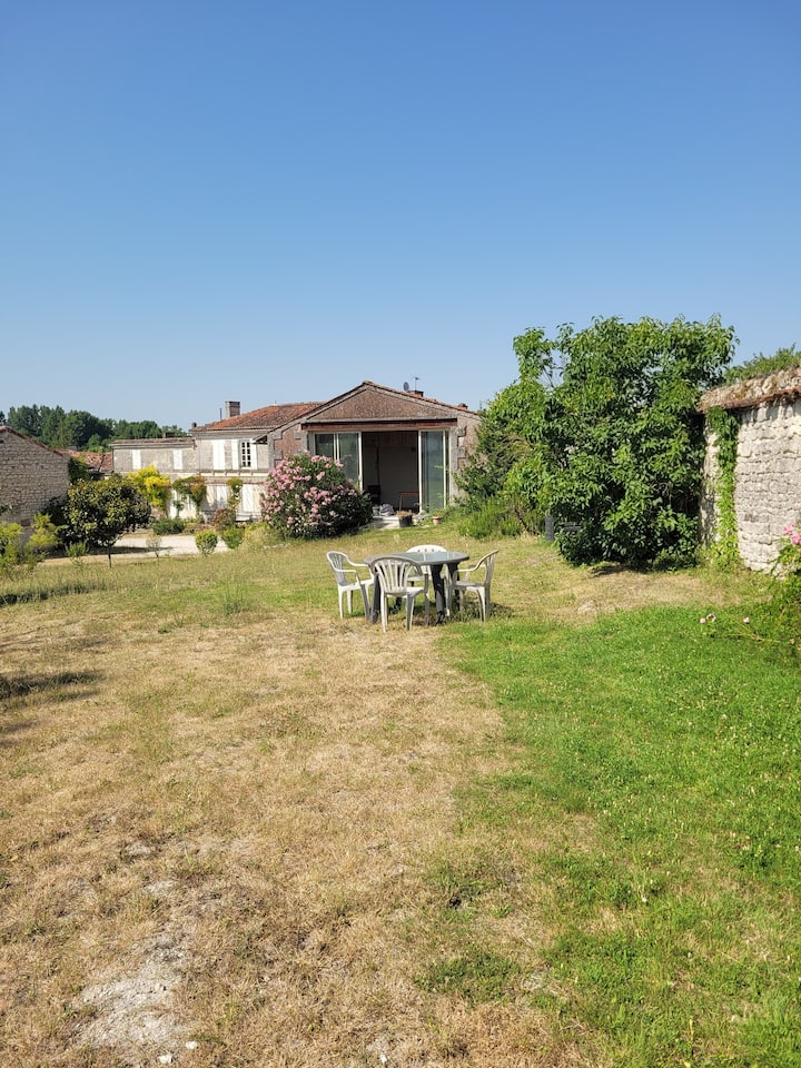 Chambre Avec Lit Double - Cognac