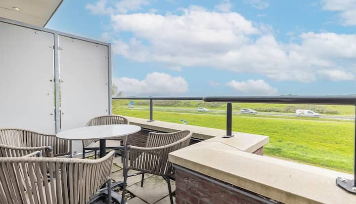 Lux Wellness Retreat | Relaxing Spa & Pool Access - Kamperland