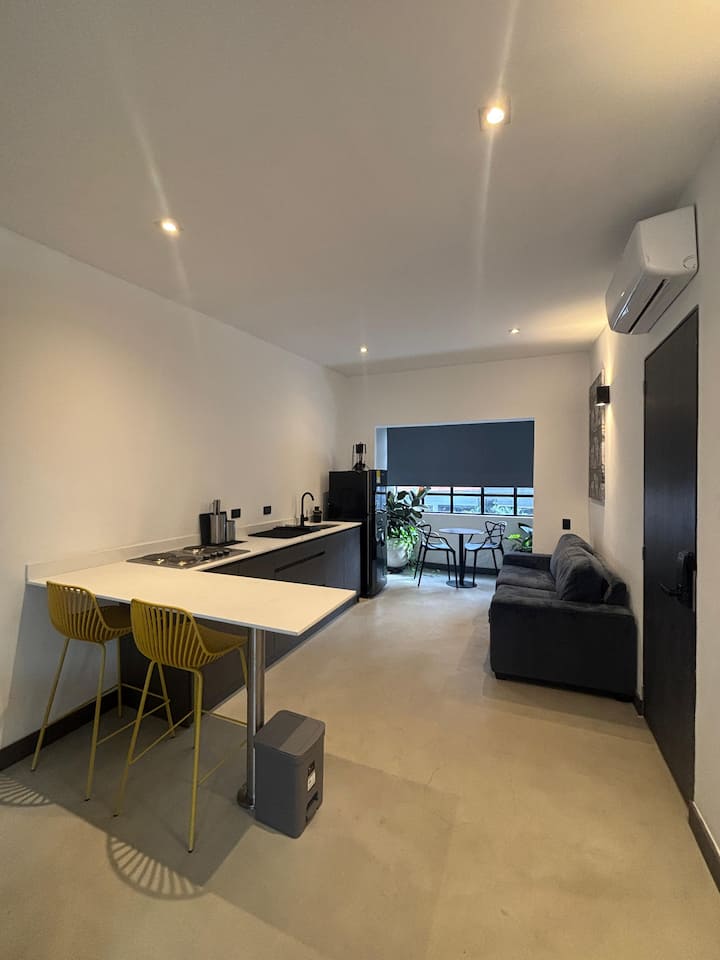Loft En El Corazón De San Joaquin / Laureles - Medellín