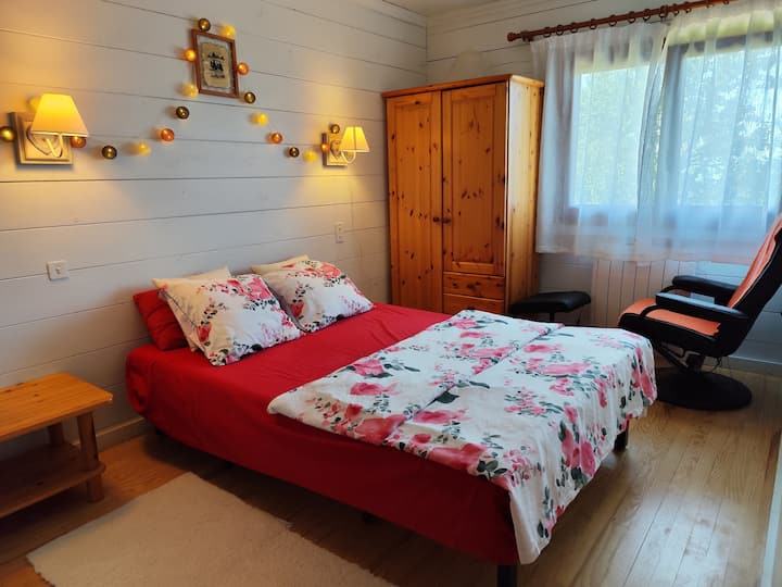 Chambre Cosy Dans Un Chalet Cosy - Sciez
