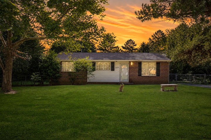 Sweet Home For Up To 8 Guests: 8 Min To Downtown - Raleigh, NC