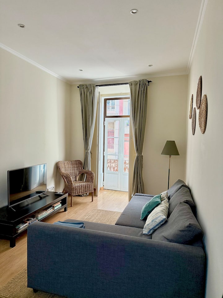 By The River - Lisbon Apartment - Almada