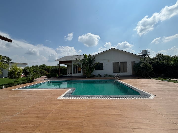 Gobravo 16 : 3bhk Farm W/ Pool & Lawn-sec150 Noida - Noida