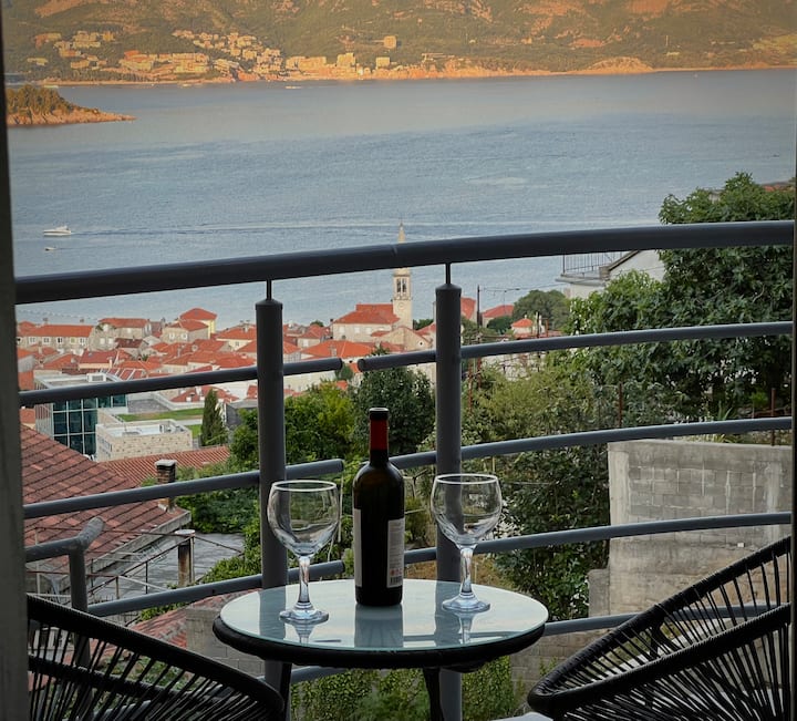 Sea View Apartment - Budva