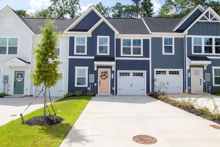 Sunny Santee Stay - Santee, SC