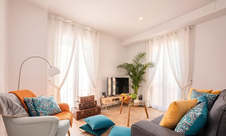Great Group Flat: 6-bedroom 2-bath In El Born 12pp - Barcelona