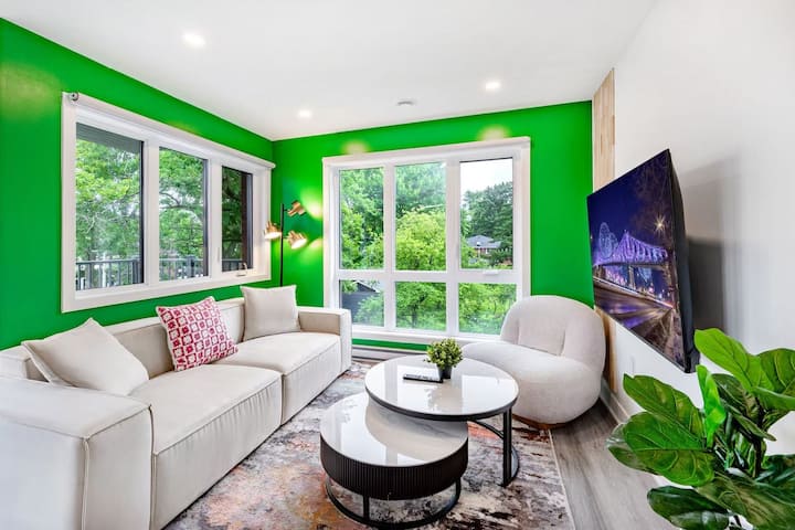 Free Indoor Parking Sunny Unit @ Prime Location - Longueuil