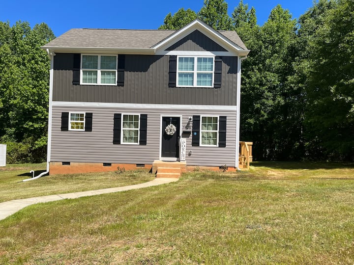 Cozy & Chill Vibes - Dallas, NC