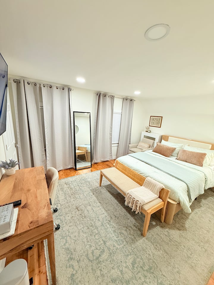 Hofstra House - Reaza Stays - Garden City, NY