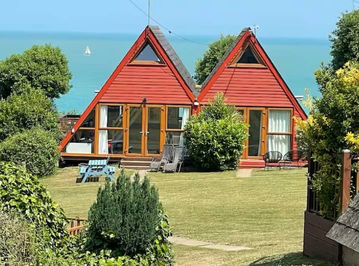 Sierra Seaview - Deluxe Living
6 Beds 1.5 Baths - St Margarets Bay