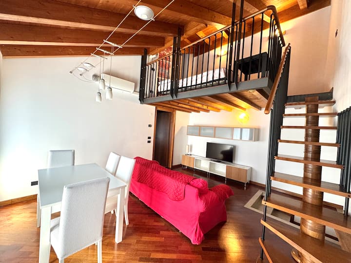 Loft Con Soppalco 6' Centro + Ac - Bergamo