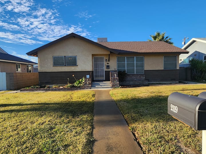 The Vintage Style Home - Bakersfield, CA