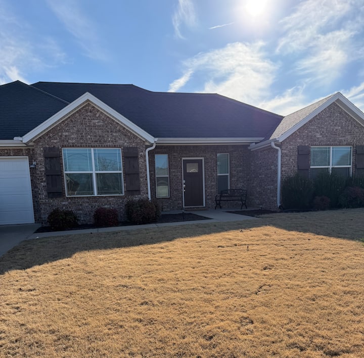 Saddle Brook Retreat - Fayetteville, AR