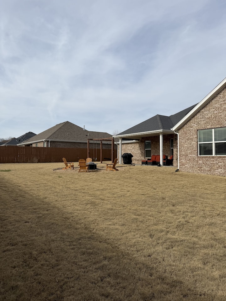 Saddle Brook Retreat - Fayetteville, AR
