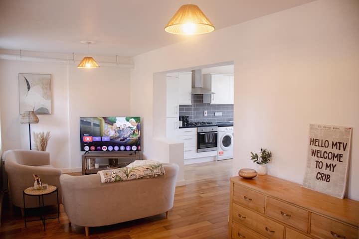 Perfect For 4- Cosy 2 Bedroom Family Friendly Flat - Londres