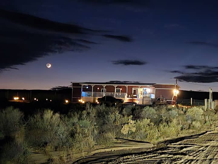 Mesa Vibes With A Vintage Mountain View - New Mexico