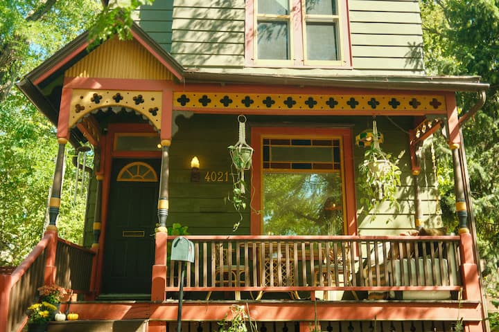 Cozy Quiet Whimsical Home Near Plaza & Downtown - Kansas City