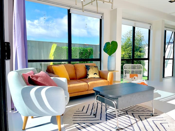 Sky Tower View Modern House! 5 Bedrooms. - 