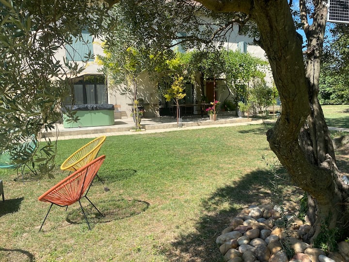 Mas Provençal En Campagne - Francia