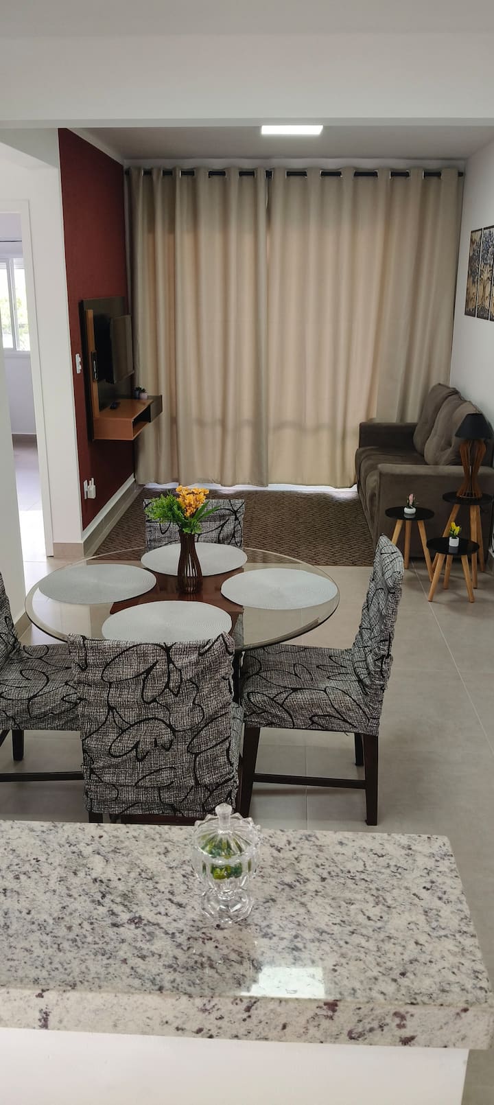 Apartamento No Centro, C/ Garagem E  Churrasqueira - Serra Negra