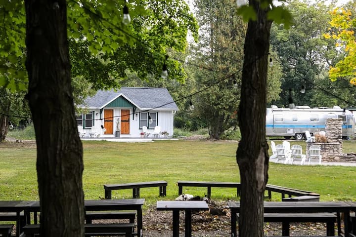 The Griffin Inn - Wilfred Sykes - Newport State Park, Ellison Bay