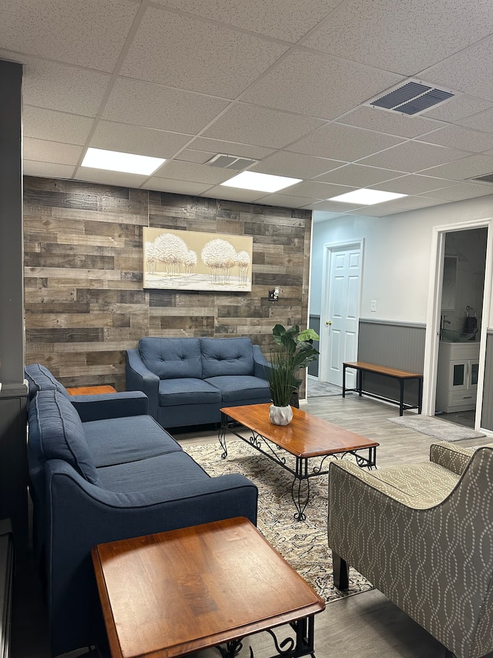 Fully Furnished 3 Bed Apartment. - Patchogue, NY