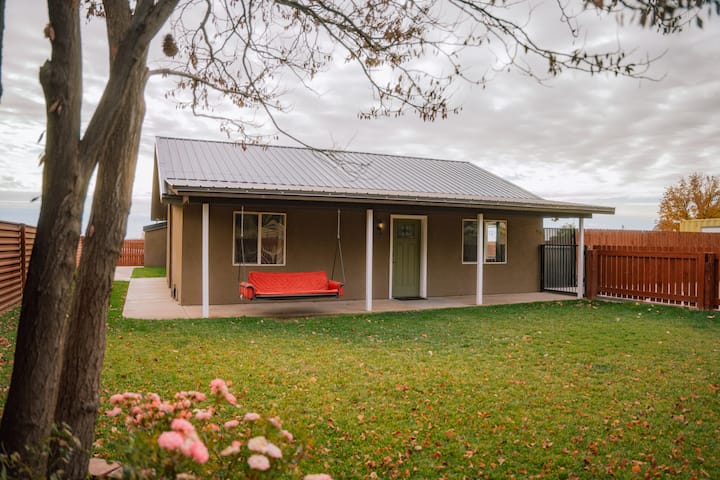 Private Zion Stay Hottub~pool~firepit~grill+views - Arizona