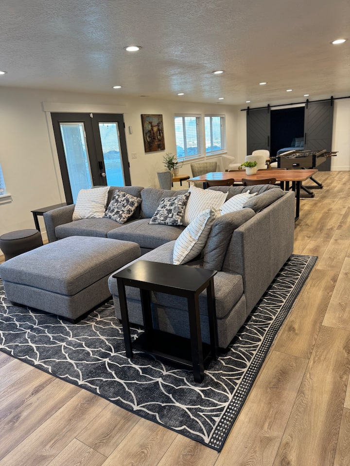 New Bright & Spacious 2br Walk-out Apartment - Saratoga Springs, UT