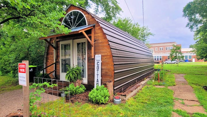 The Pine Cottage - Kansas (State)
