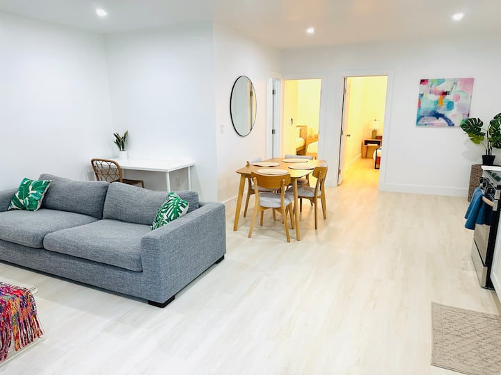 Stylish Home In Prime Location! - North Miami Beach