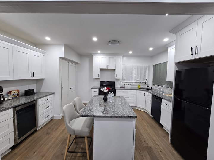 Charming & Convenient - Lancaster, NY
