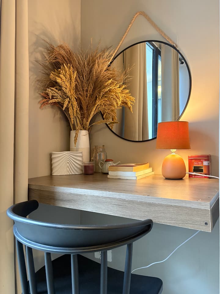 1br Walk To Moa Smx | Shore 2 | Washer | Near Naia - Manila