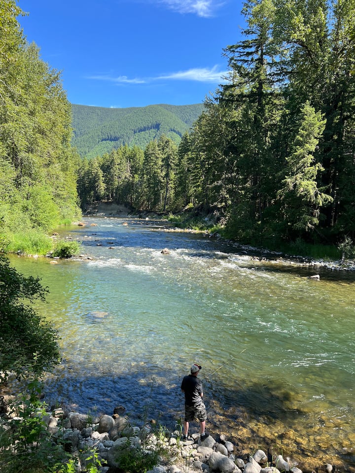 Grand Lodge River Retreat - Lake Cowichan
