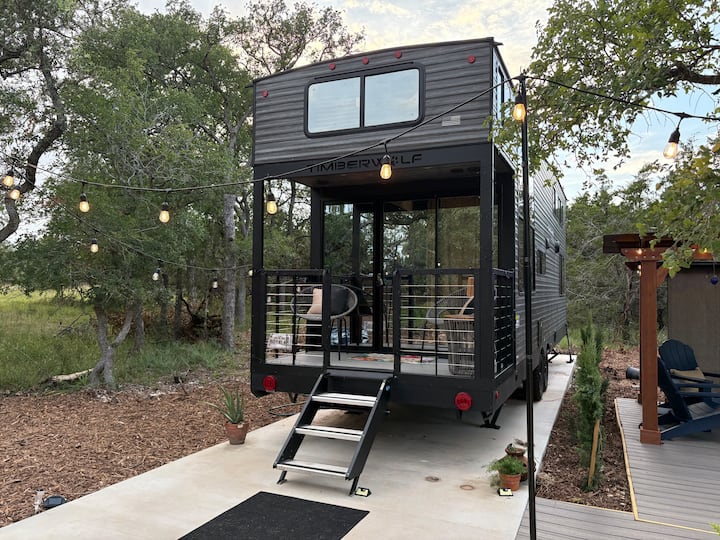 Modern Tiny Home Hill Country 5 Acres River& Music - Canyon Lake, TX