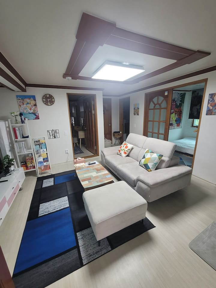 어반네스트(Urban Nest)
기아챔피언스필드차량3분,비엔날레,유스퀘어터미널,이마트신세계 - Gwangju