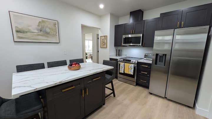 5br Luxury Downtown Remodel- Walk To Hayward Field - Eugene, OR