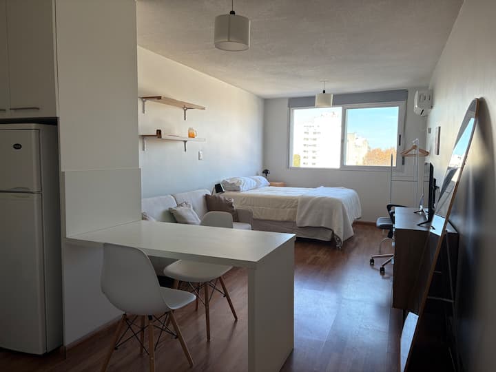 Loft / Monoambiente En Pocitos - Montevideo