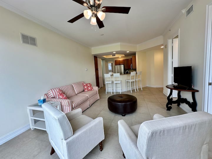 Coastal Comfort Free Bikes 1 Mi To Barefoot - Bonita Springs, FL