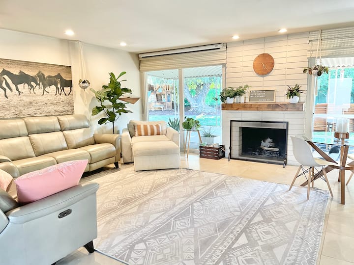 Mid-century W/ Pool South Palm Desert Gem - Palm Desert, CA